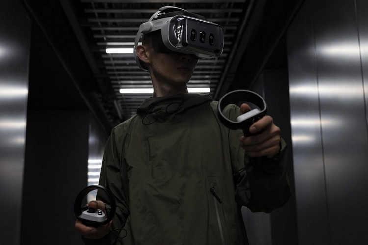 Varjo XR-4 Mixed-Reality Headset