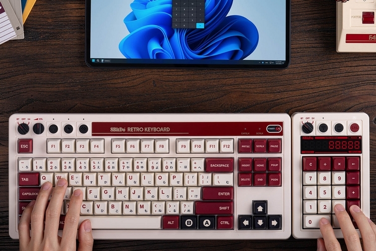 8BitDo Retro 18 Mechanical Numpad